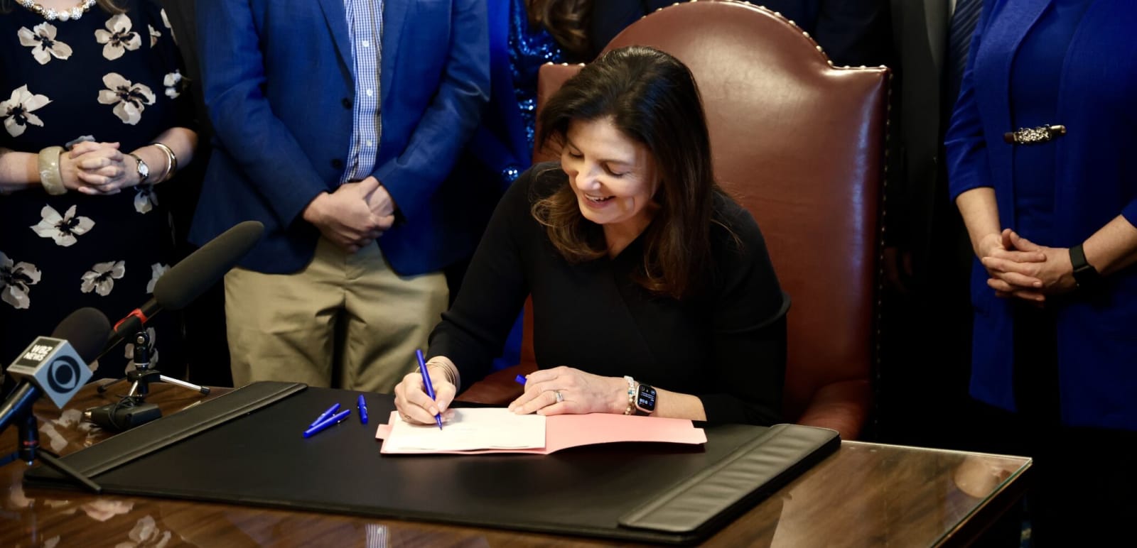 Ayotte signs bill overhauling New Hampshire’s bail reform law
