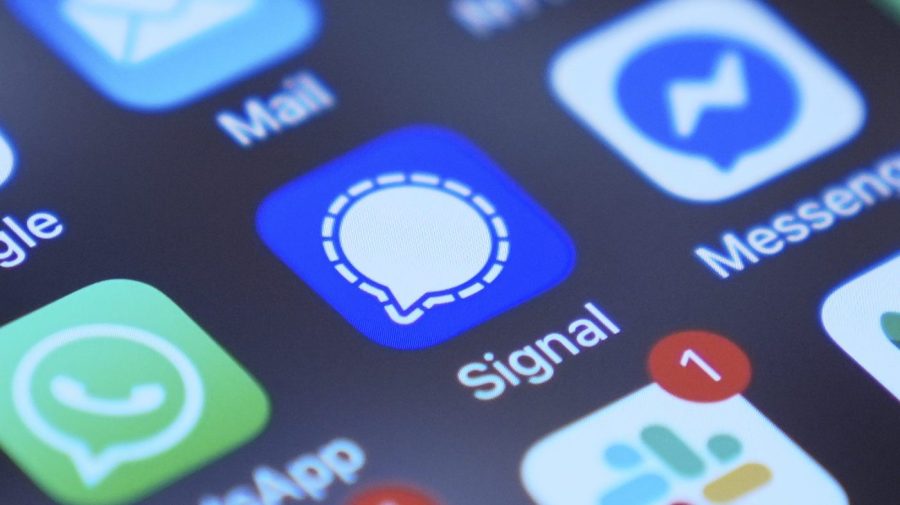 What is Signal, app used in Yemen war plans chat?