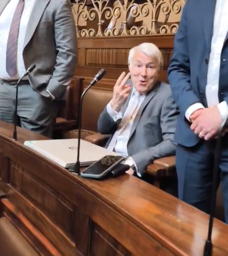 Michael Lowry says he was telling Paul Murphy 'to sit down with my fingers'