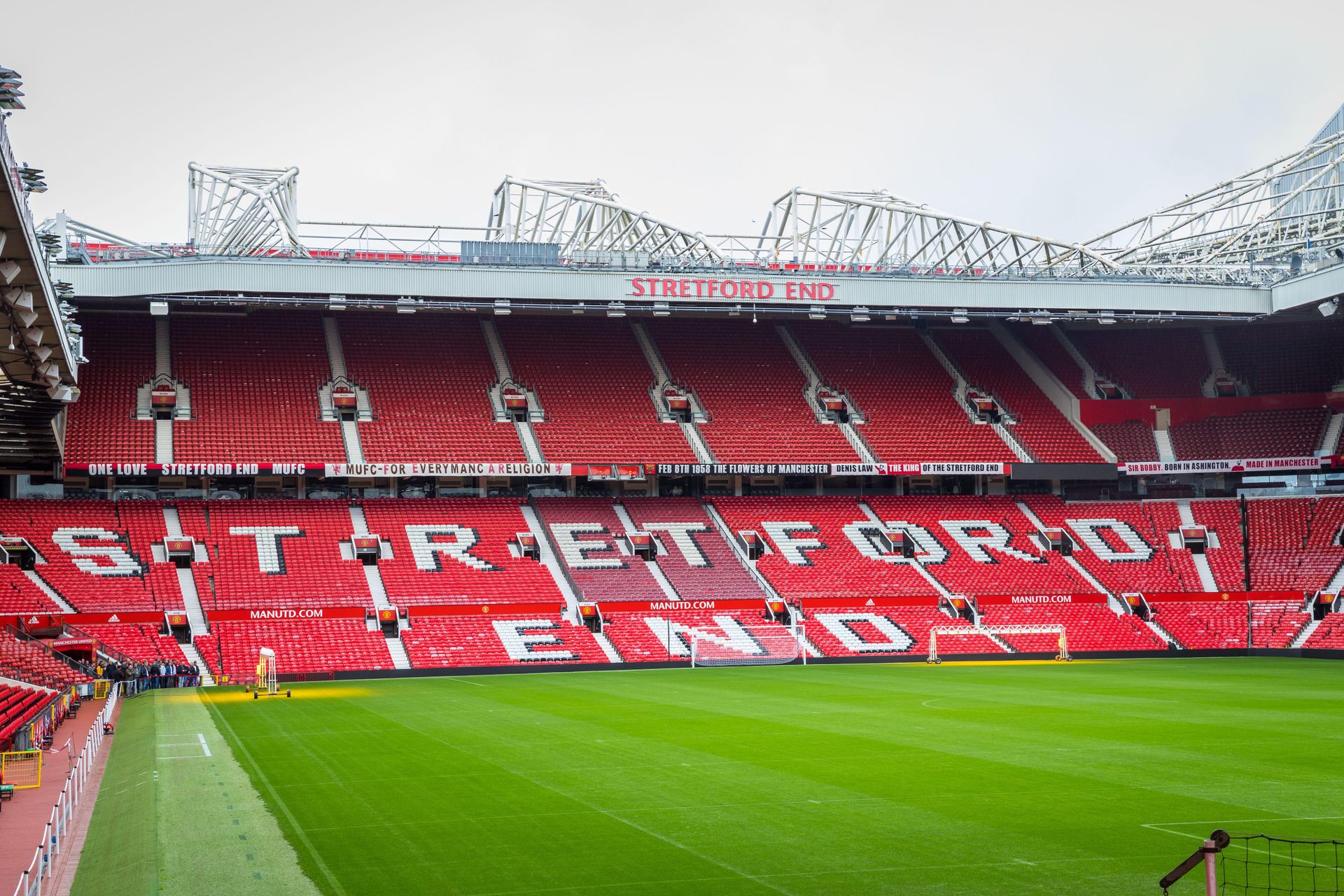 Manchester United rejected offer of FREE 80,000-seater stadium in 2002 ...