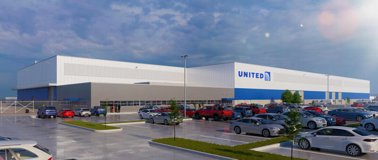 United Airlines starts building $177M maintenance facility, opens $16M ...
