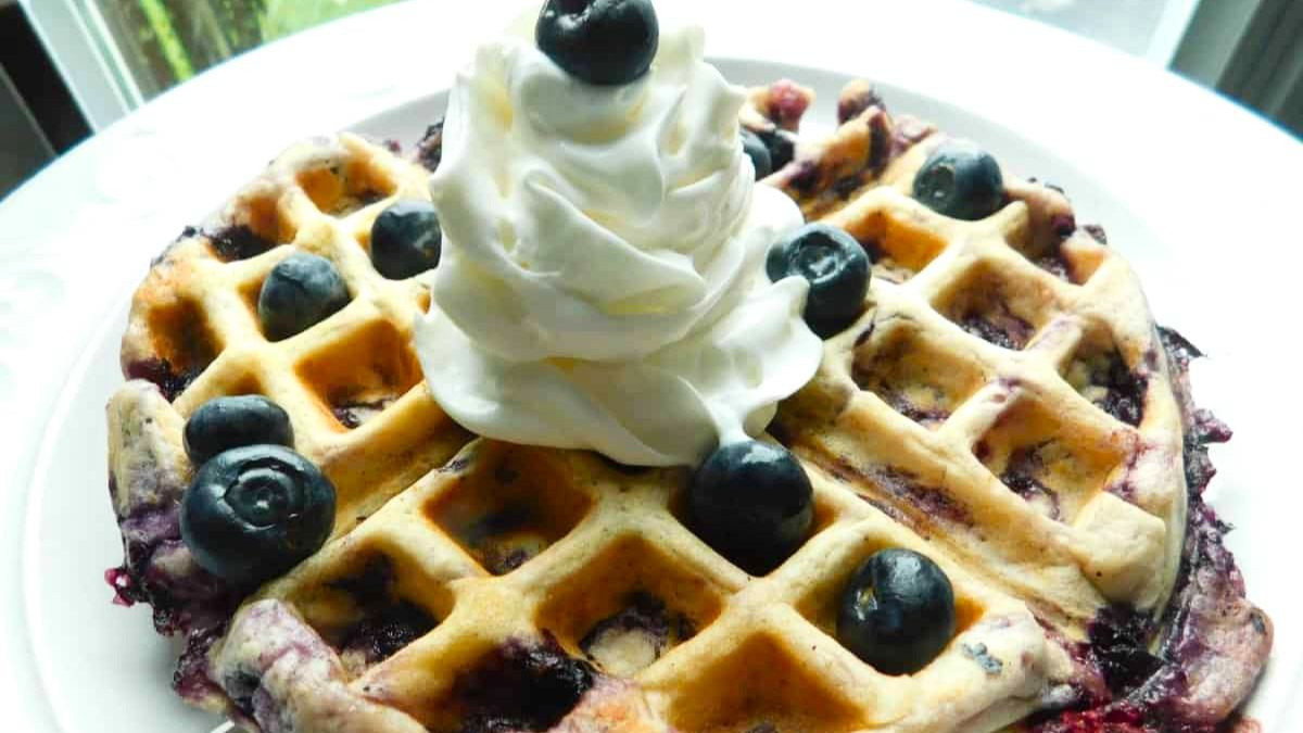 30 Spring Breakfast Ideas Bursting with Fresh Flavors