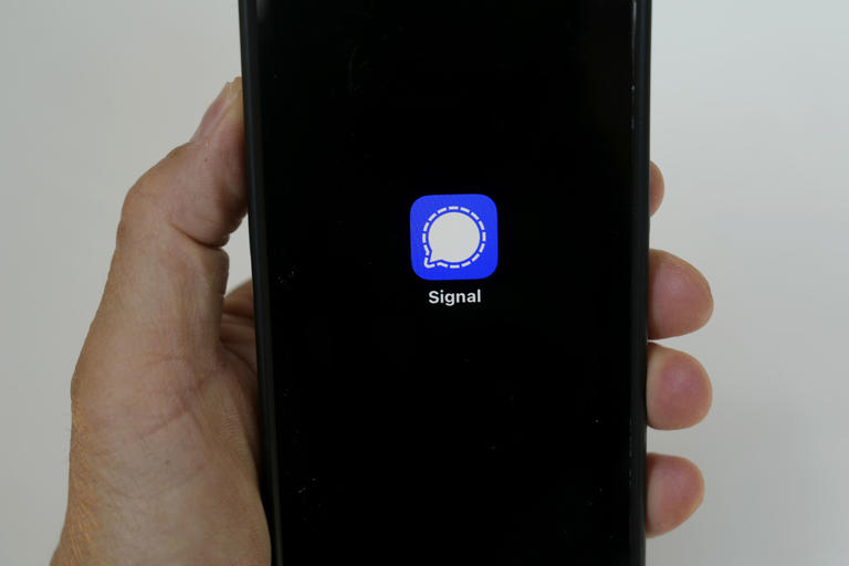 What is Signal, the chat app used by US officials to share attack plans?