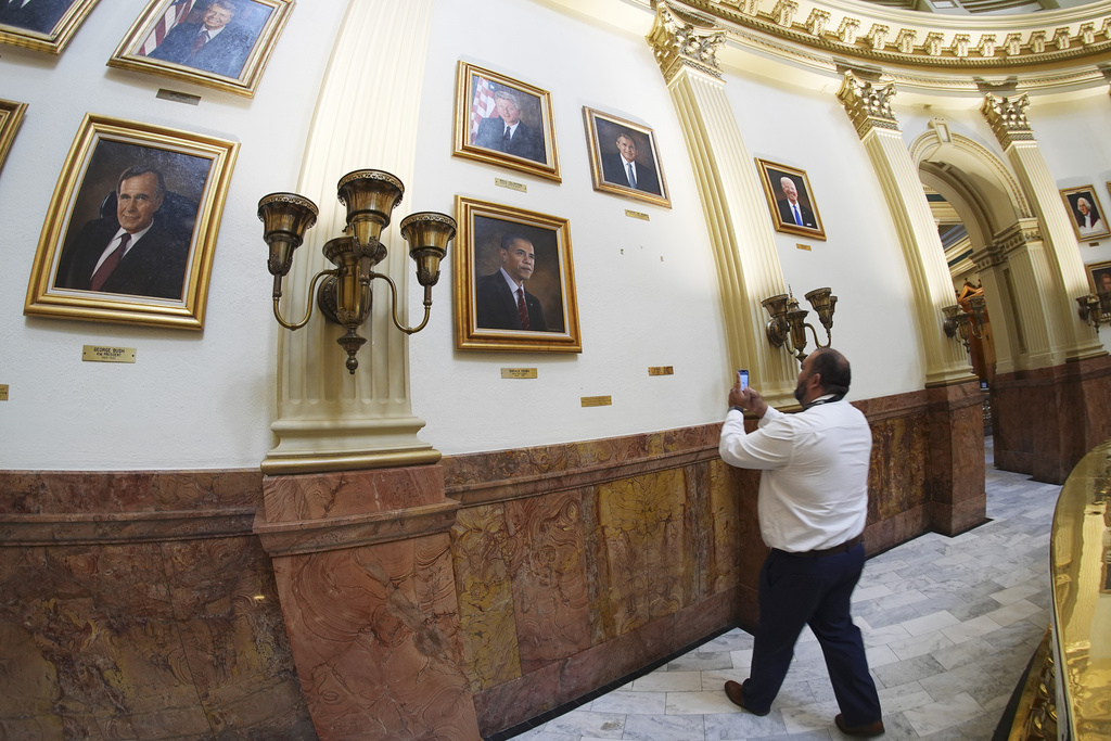 A new Trump portrait for Colorado's Capitol could take time after one ...