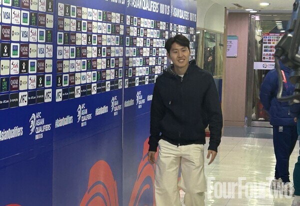 [442.live] 오만전 업혀나간 이강인, 의리 빛났다...요르단전 응원→경기 후 웃으며 믹스트존 퇴근