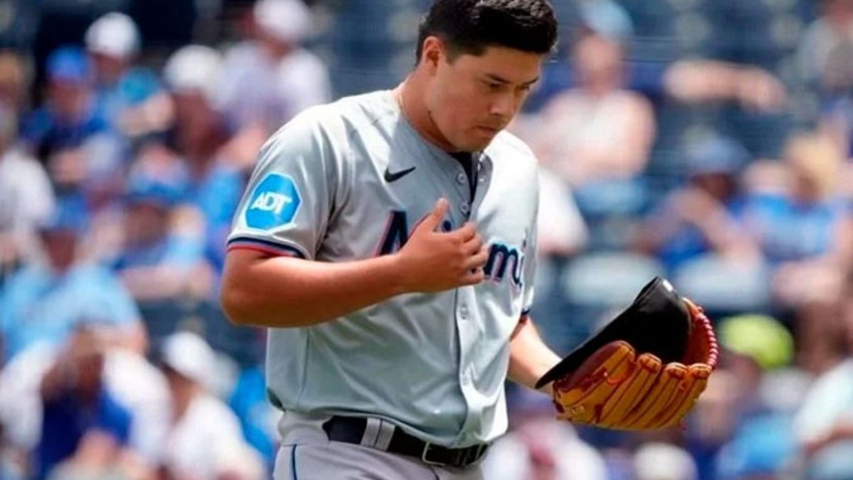 MLB: Mexican pitcher survives Marlins' overhaul and secures spot in ...