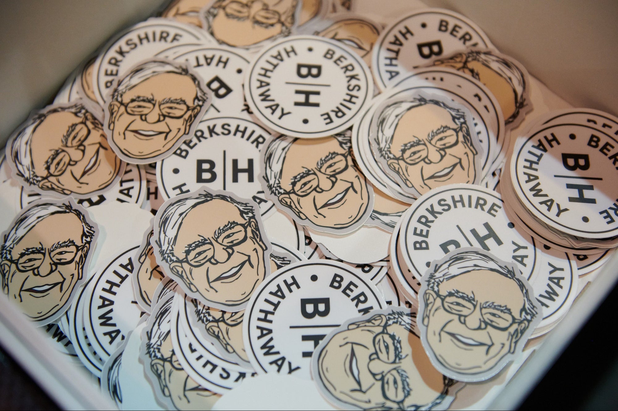 Warren Buffett's Berkshire Hathaway March Madness Bracket Contest ...