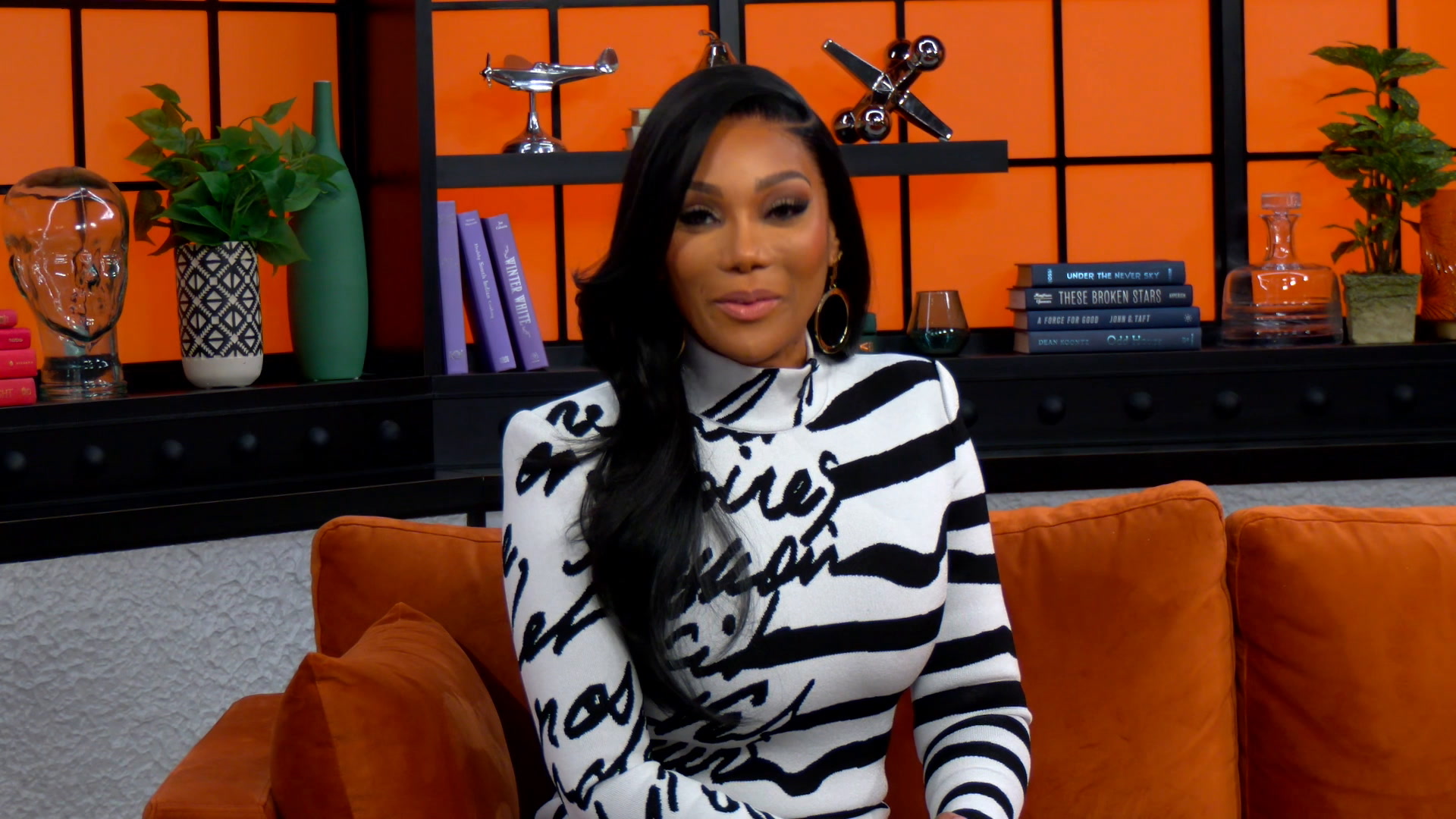 'RHOA' Newcomer Angela Oakley Says Husband NBA Legend Charles Oakley ...