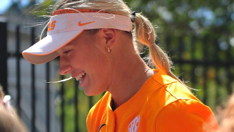 Who is Karlyn Pickens? Tennessee star sets new world record for fastest ...