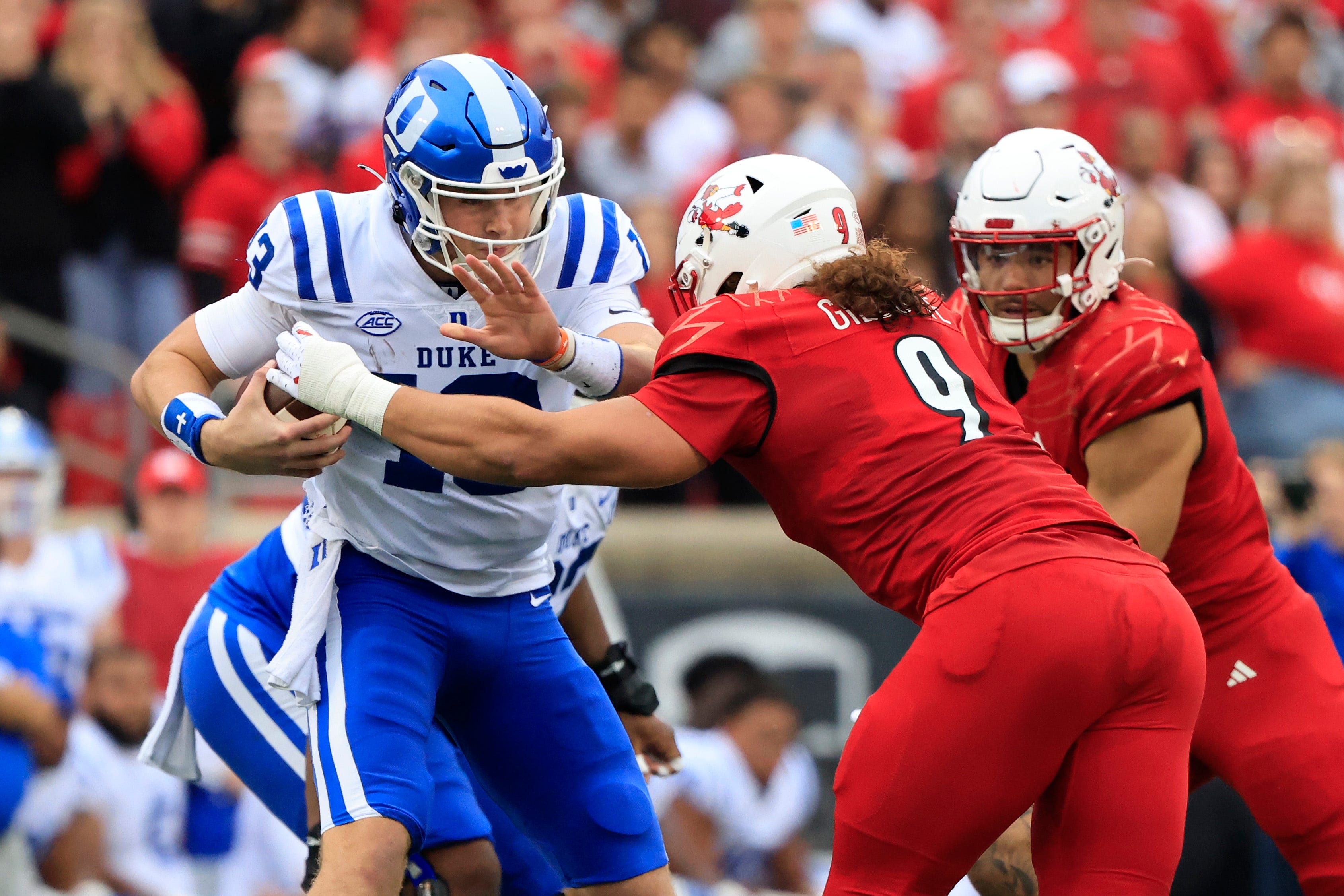Falcons among teams present for Louisville EDGE prospect's pro day