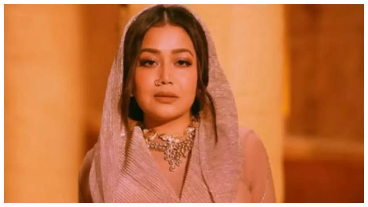 Neha Kakkar Controversy: Crying on stage to fan uproar and Tony Kakkar's cryptic post, here's ...