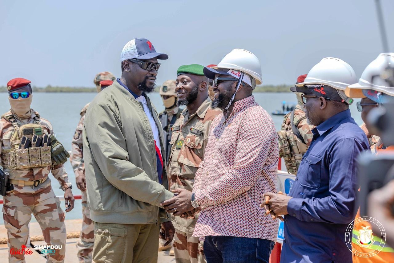 Le Président de la République de Guinée visite le port de Moribayah ...