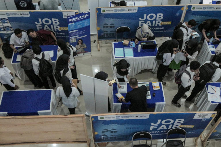 Menagih Janji Prabowo-Gibran Buka 19 Juta Lapangan Pekerjaan