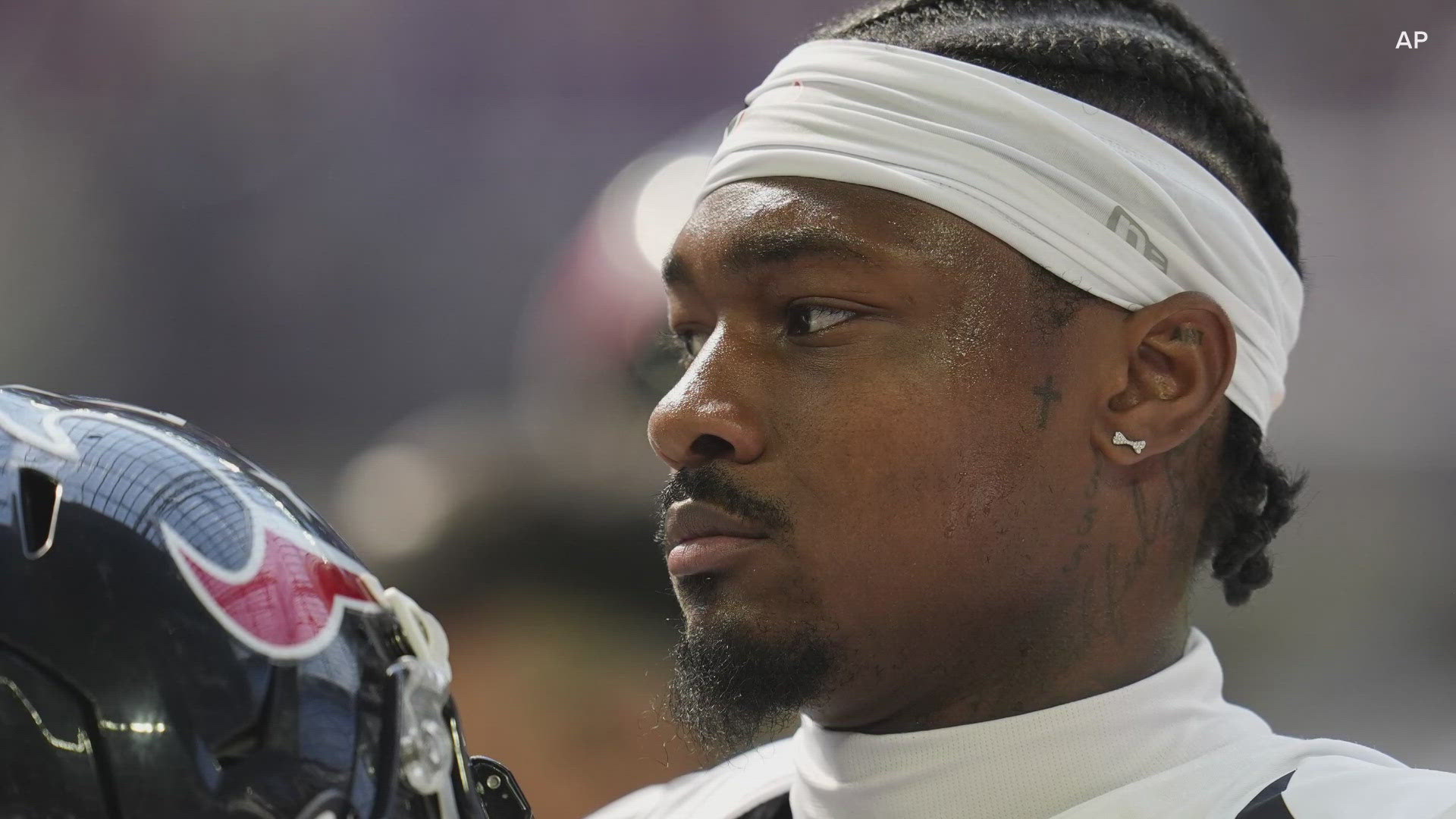 New England Patriots sign free-agent WR Stefon Diggs