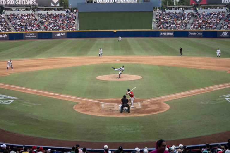 Los Medias Rojas vencen a los Sultanes de Monterrey, con tres cuadrangulares