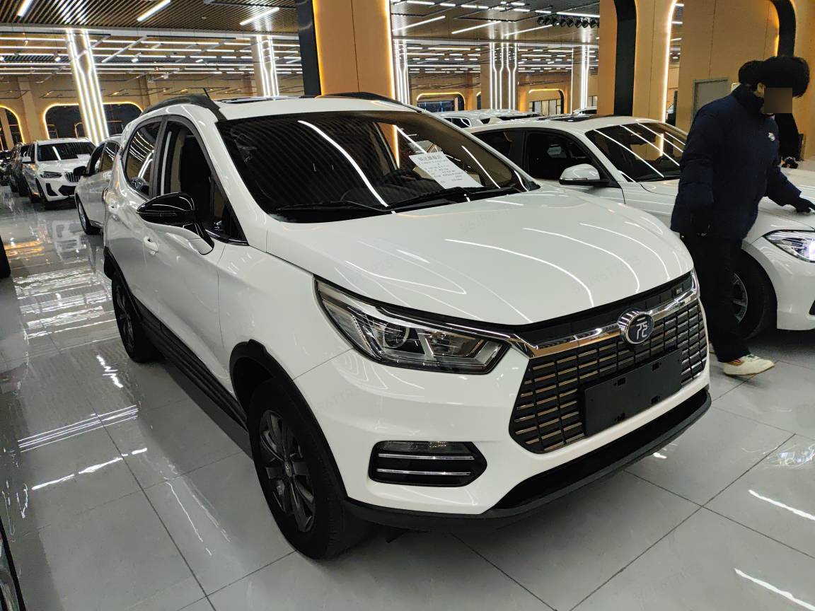 比亚迪 元新能源 2019款 EV360 智联领享型实拍图