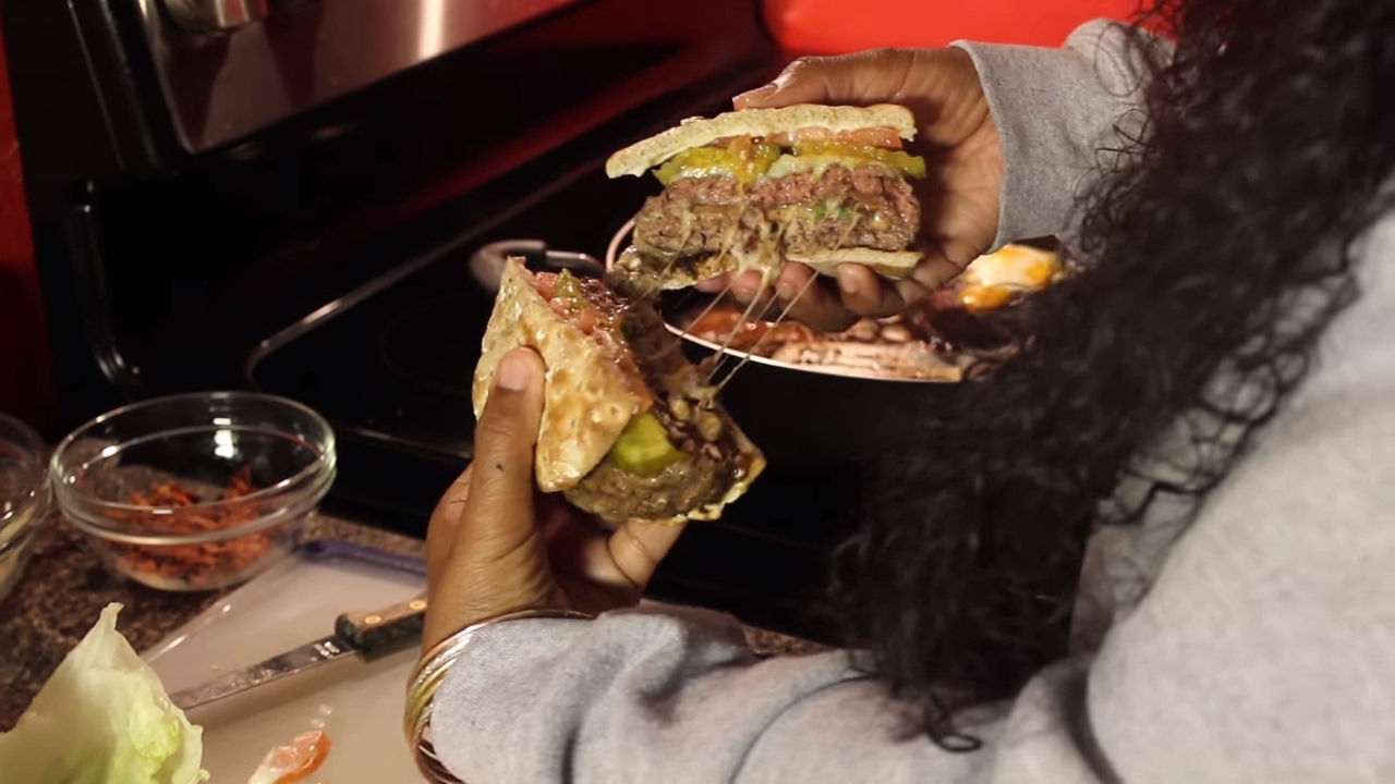 Stuffed bacon jalapeño cheeseburger (keto-friendly)