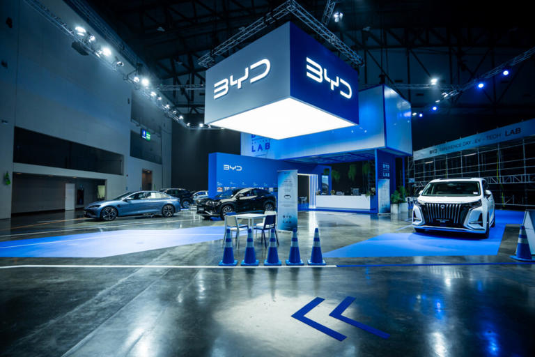 กลุ่มธุรกิจเรเว่ เปิด BYD Lab ชมนวัตกรรมยานยนต์-รถยนต์ลอยน้ำ