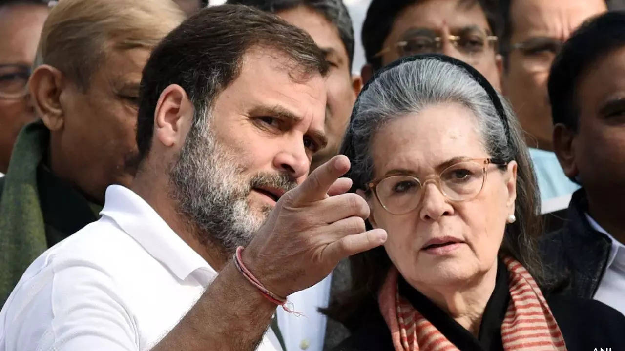 New Book Brings Back Congress' Bofors Nightmare, BJP Asks Sonia and ...