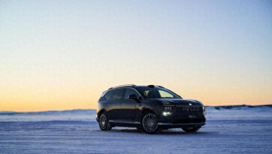 800V架构快充，增程350km纯电续航，这款SUV家用很巴适