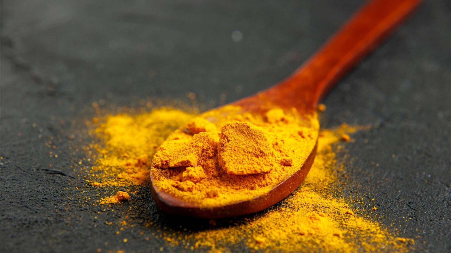 What happens to the body when we eat turmeric every day?