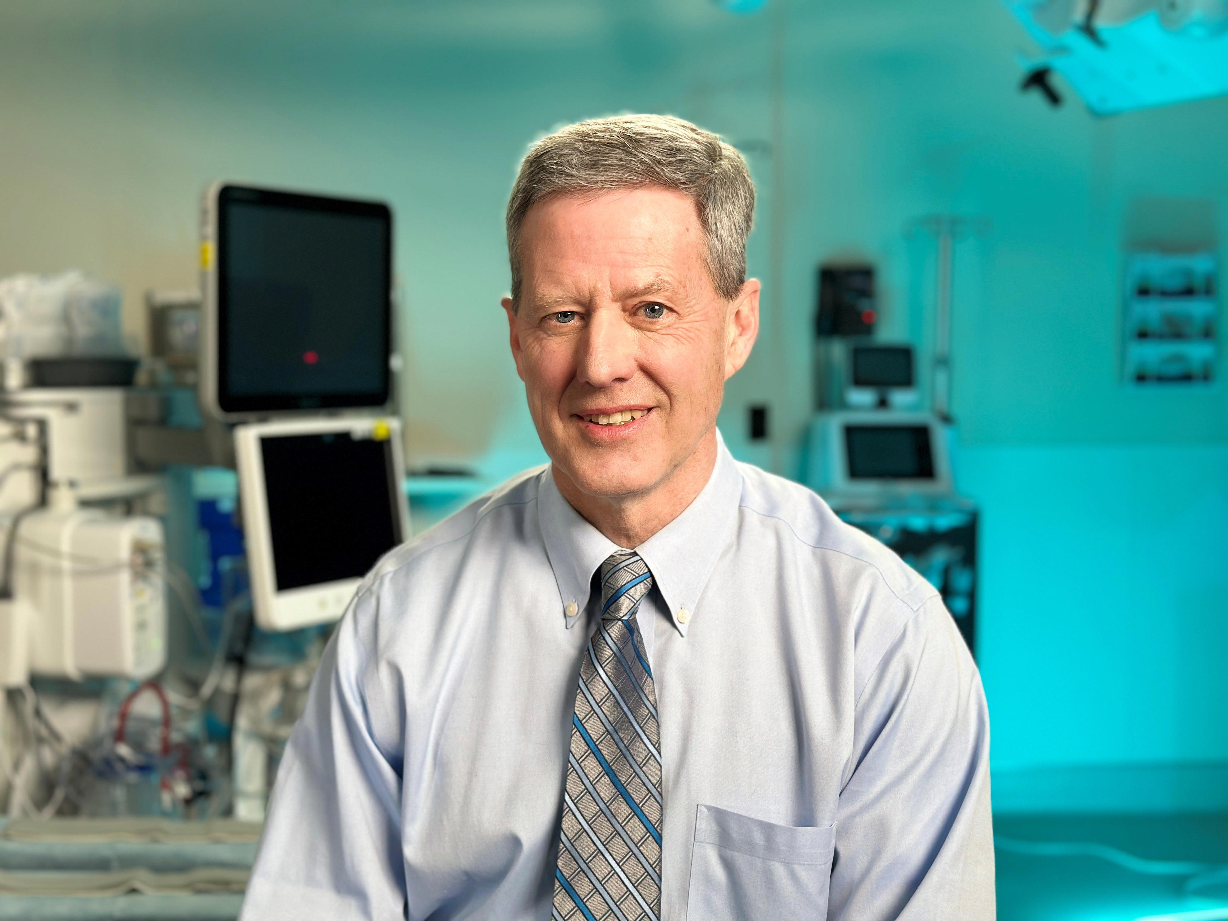 Dr. Stephen McNeil joins Signature Healthcare orthopedic team