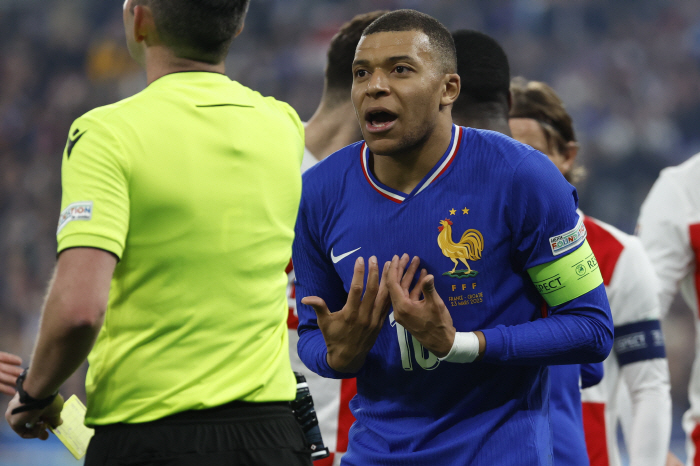 I'm speechless. I'm angry at Mbappe's absurd performance. I'll solve it ...