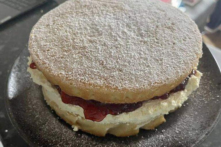 I made Mary Berry's iconic Victoria sponge and it was the easiest thing ...