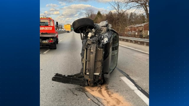 Good Samaritans help pull driver from car after rollover crash on Parkway West
