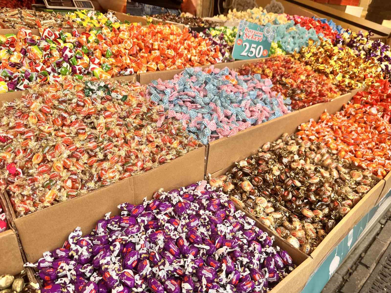 Eminönü’nde bayram alışverişi başladı