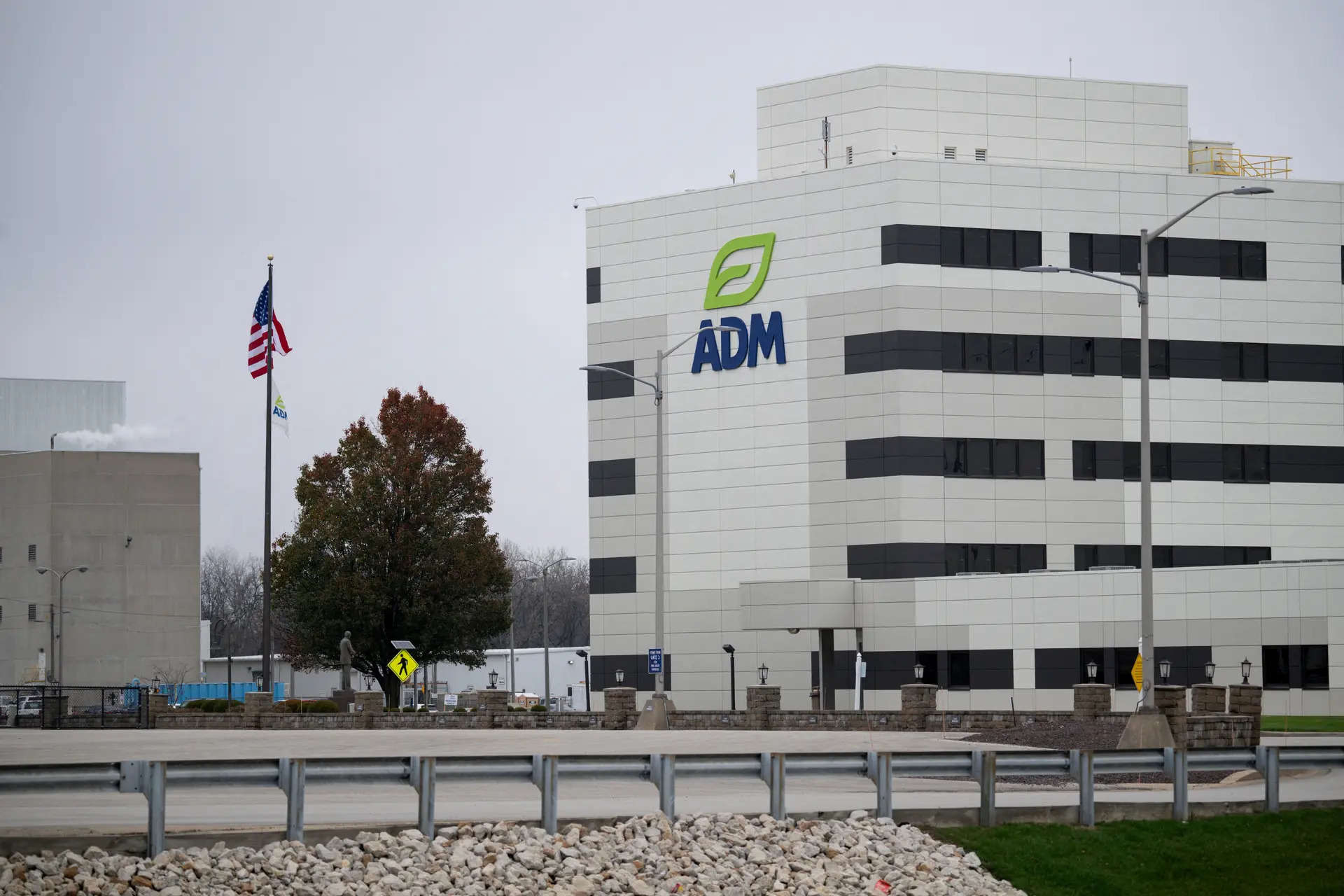 ADM cuts jobs in grain trading division, sources say