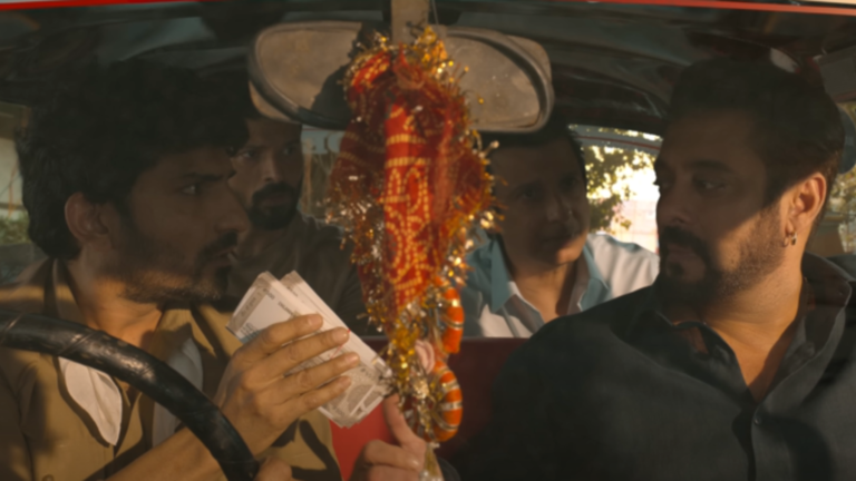 Salman Khan Hands Out 'Children Bank' Notes To Taxi Driver In Sikandar ...