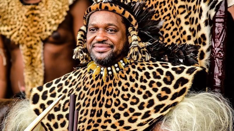 Misuzulu kaZwelithini is crowned the new Zulu monarch