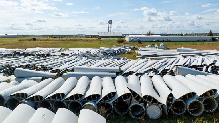 These discarded objects will form humanity’s lasting geological ...