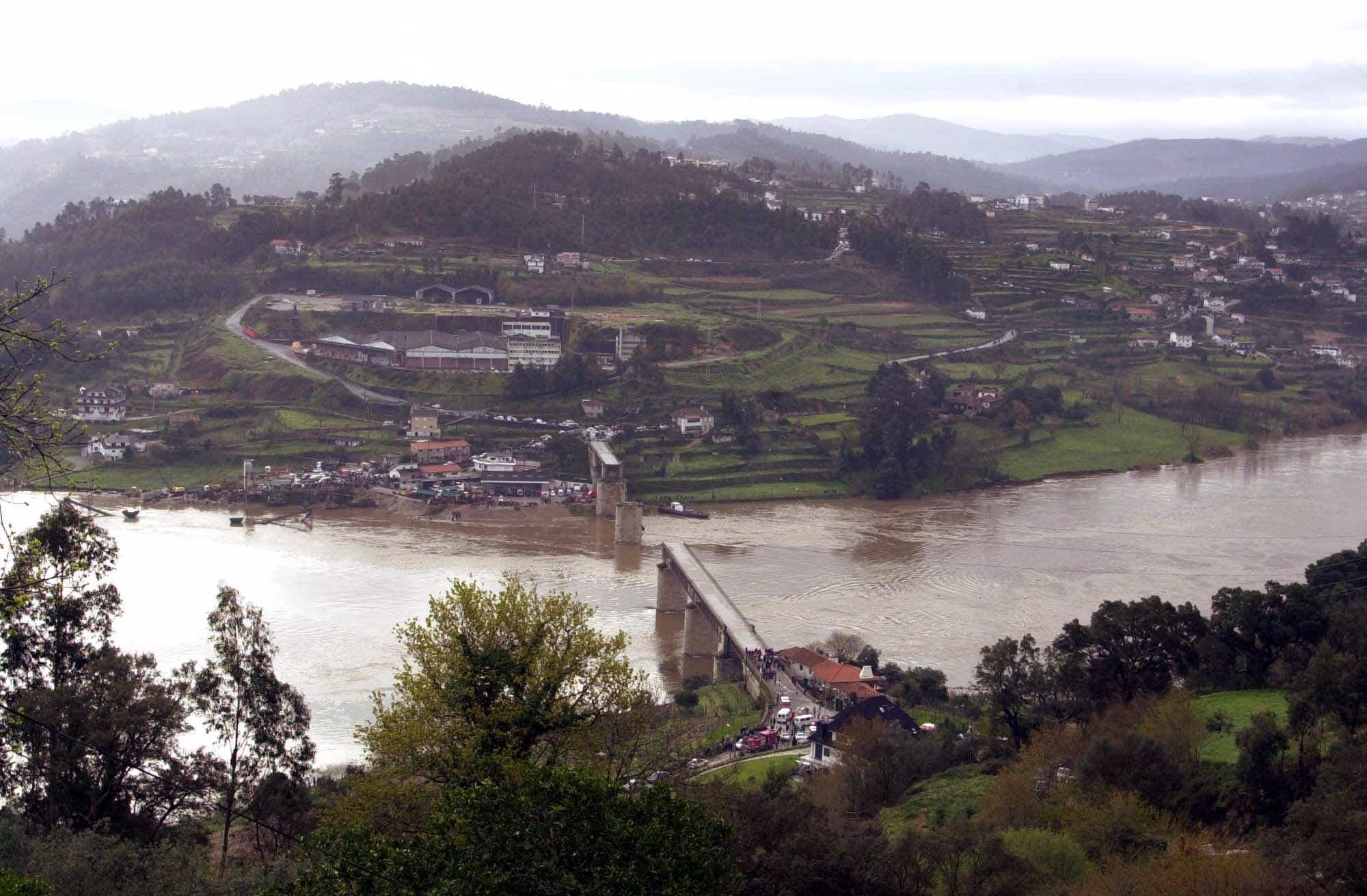 Ainda se lembra da maior tragédia em Portugal? Entre-os-Rios continua a ...