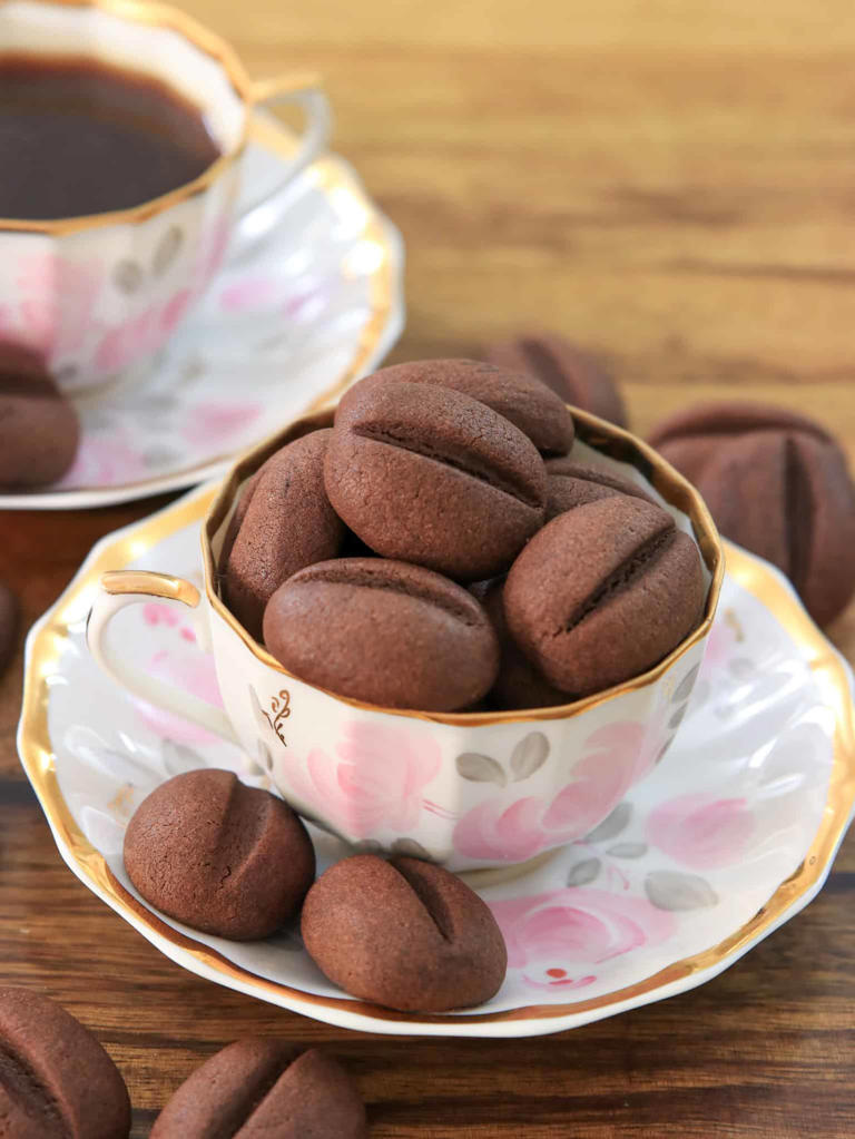 Irresistible Coffee Bean Cookies