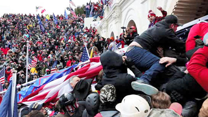 미 의회 폭동 가담자들, 사면 이어 보상도 받나…트럼프 "논의 중"