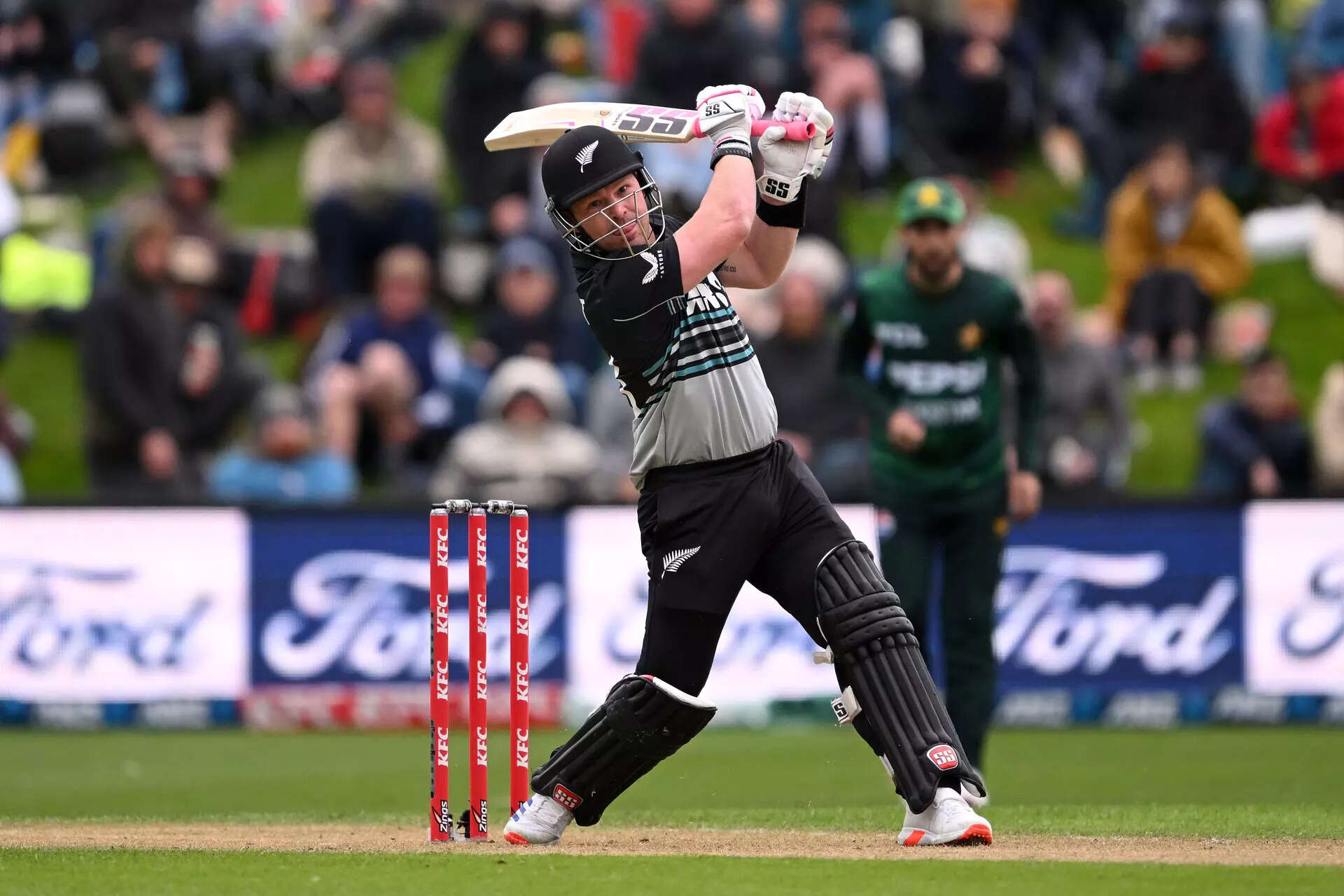 Tim Seifert’s 38-ball 97 powers New Zealand to 4-1 series win over Pakistan