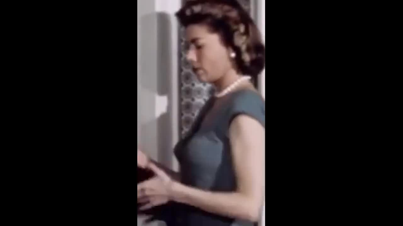 The Tragic Story of the 'Burst of Joy' Vietnam Photograph