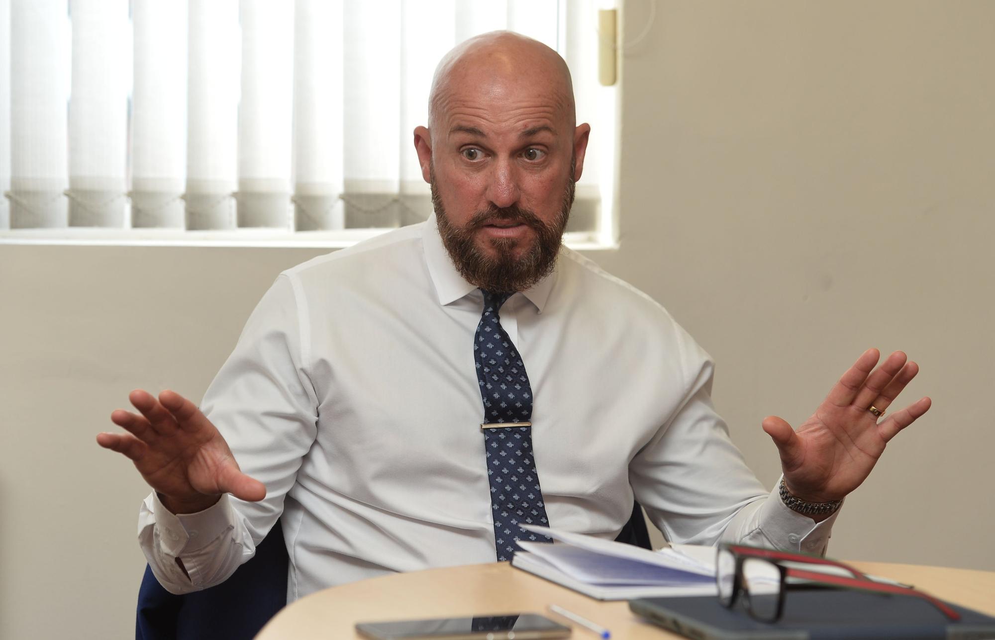 Prominent Loyalist David 'Dee' Stitt to argue case over alleged ...