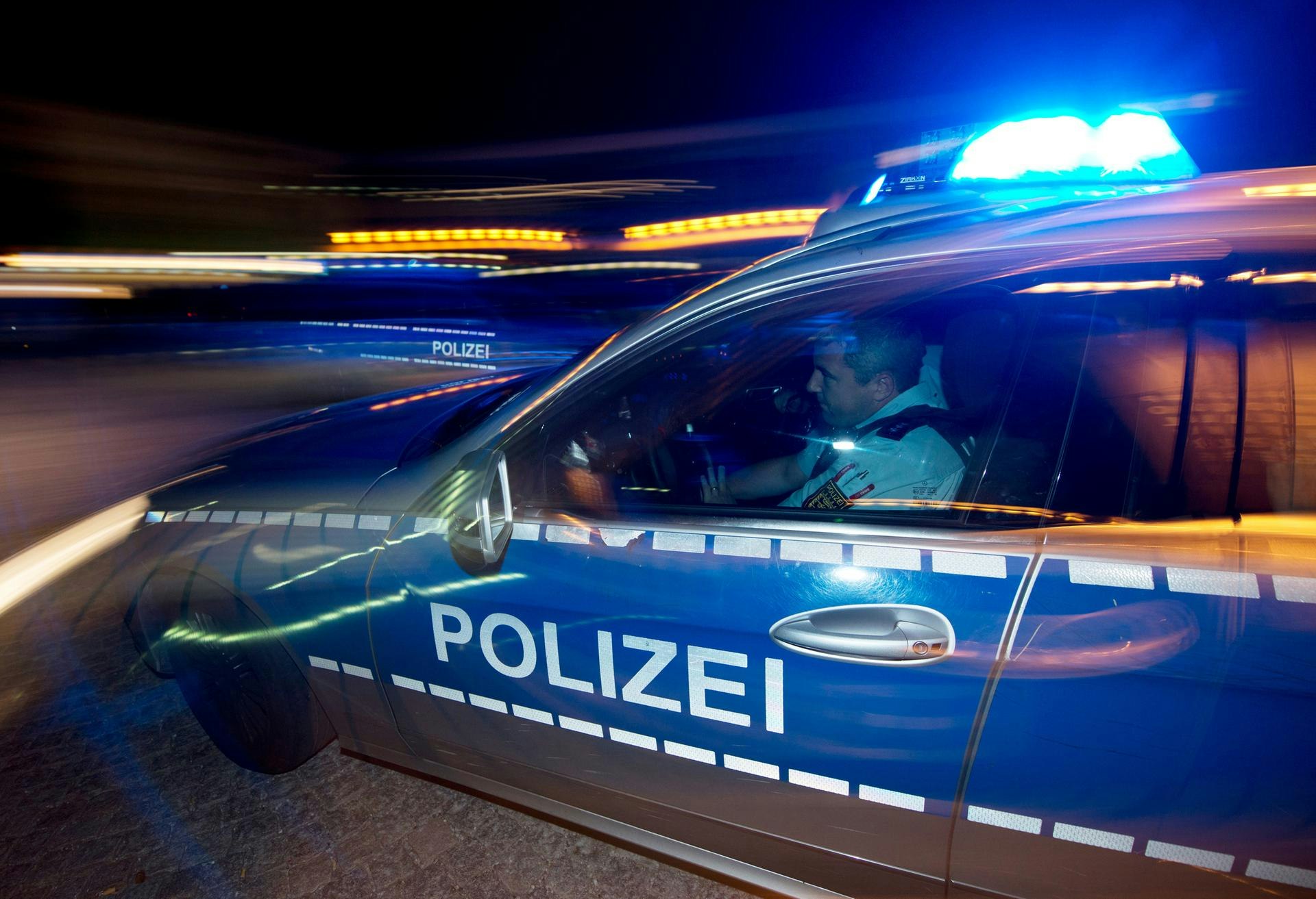 Groß-Razzia in Düsseldorf!: Zoll und Polizei filzen Firma – zahlreiche ...