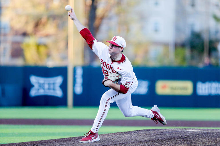 Ninth-ranked Oklahoma baseball knocks off Oral Roberts