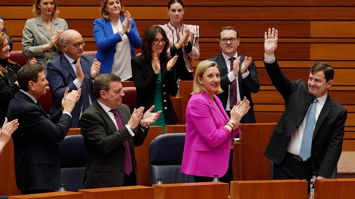 Reacciones irónicas al discurso de Mañueco: helicópteros, reuniones y ...