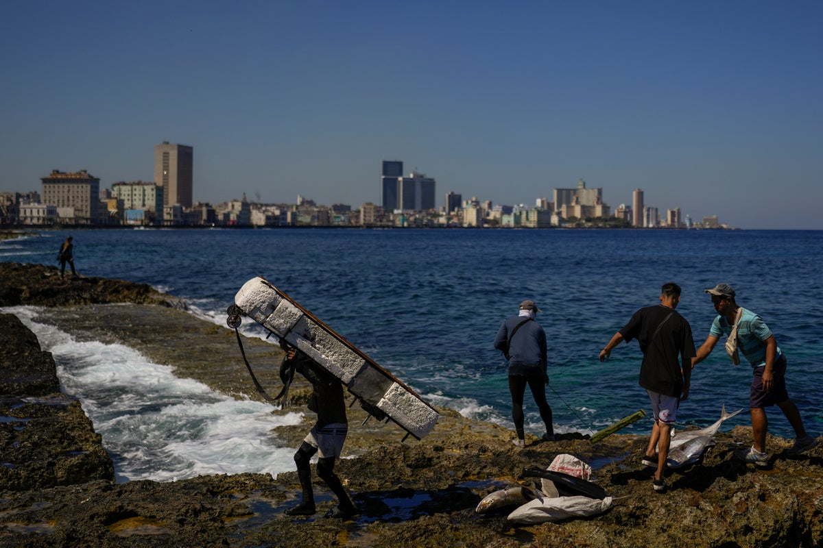 Ingenuity at sea: Cubans use makeshift rafts known as 'corchos' to ...