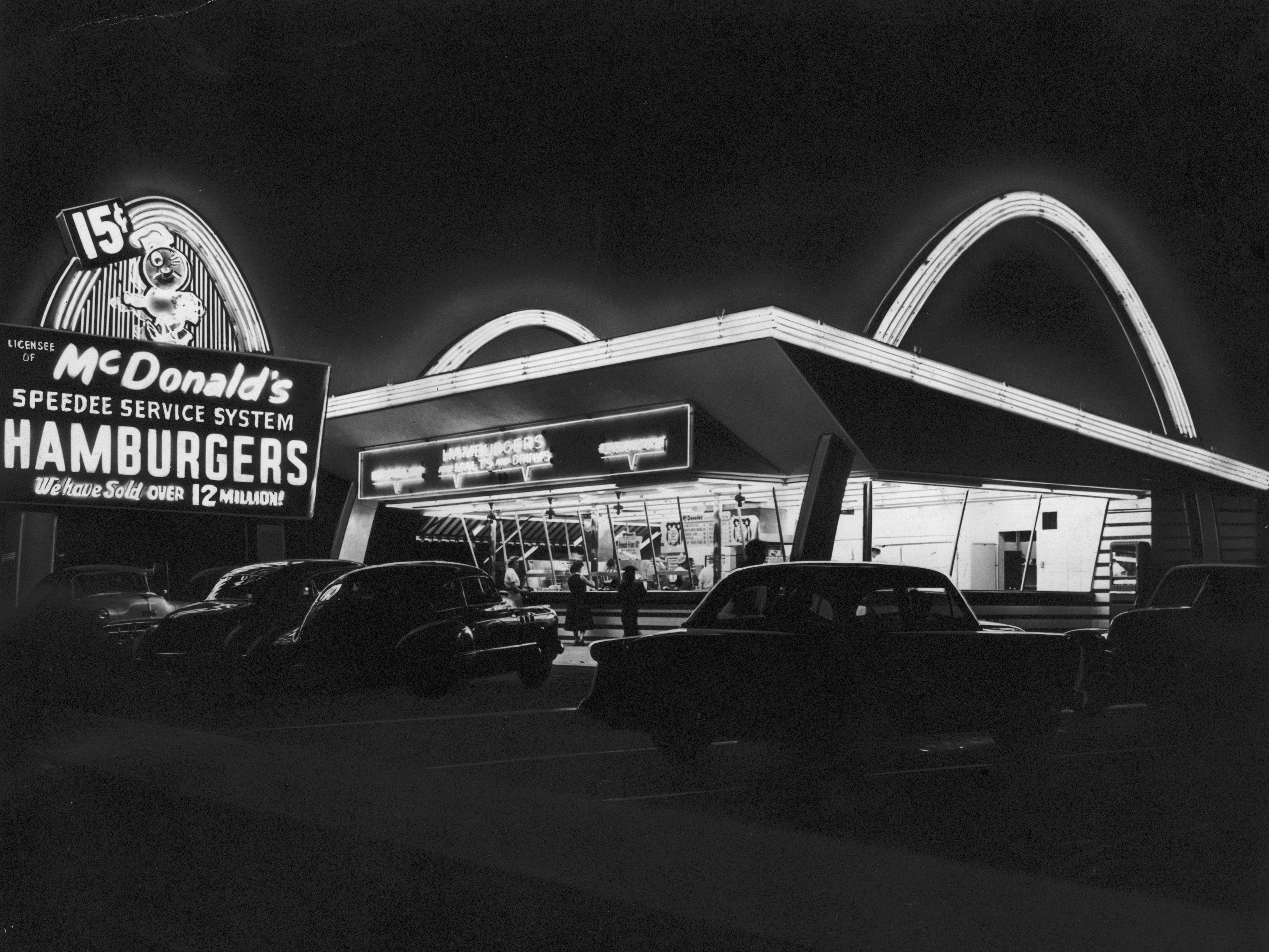 Photos show what it was really like to eat at McDonald's in the 1950s