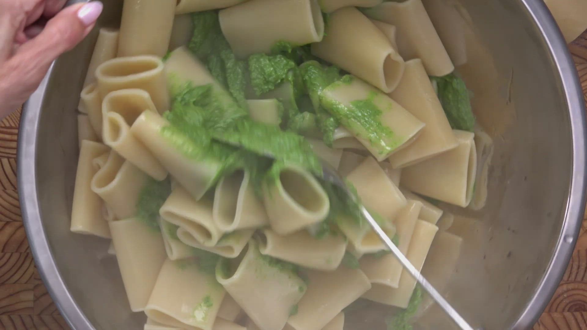 Pamela Anderson and Andy Baraghani Make Delicious Pesto Pasta