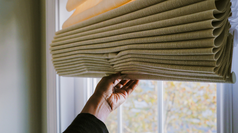 Is It Better To Mount Your Window Shades Inside Or Outside?