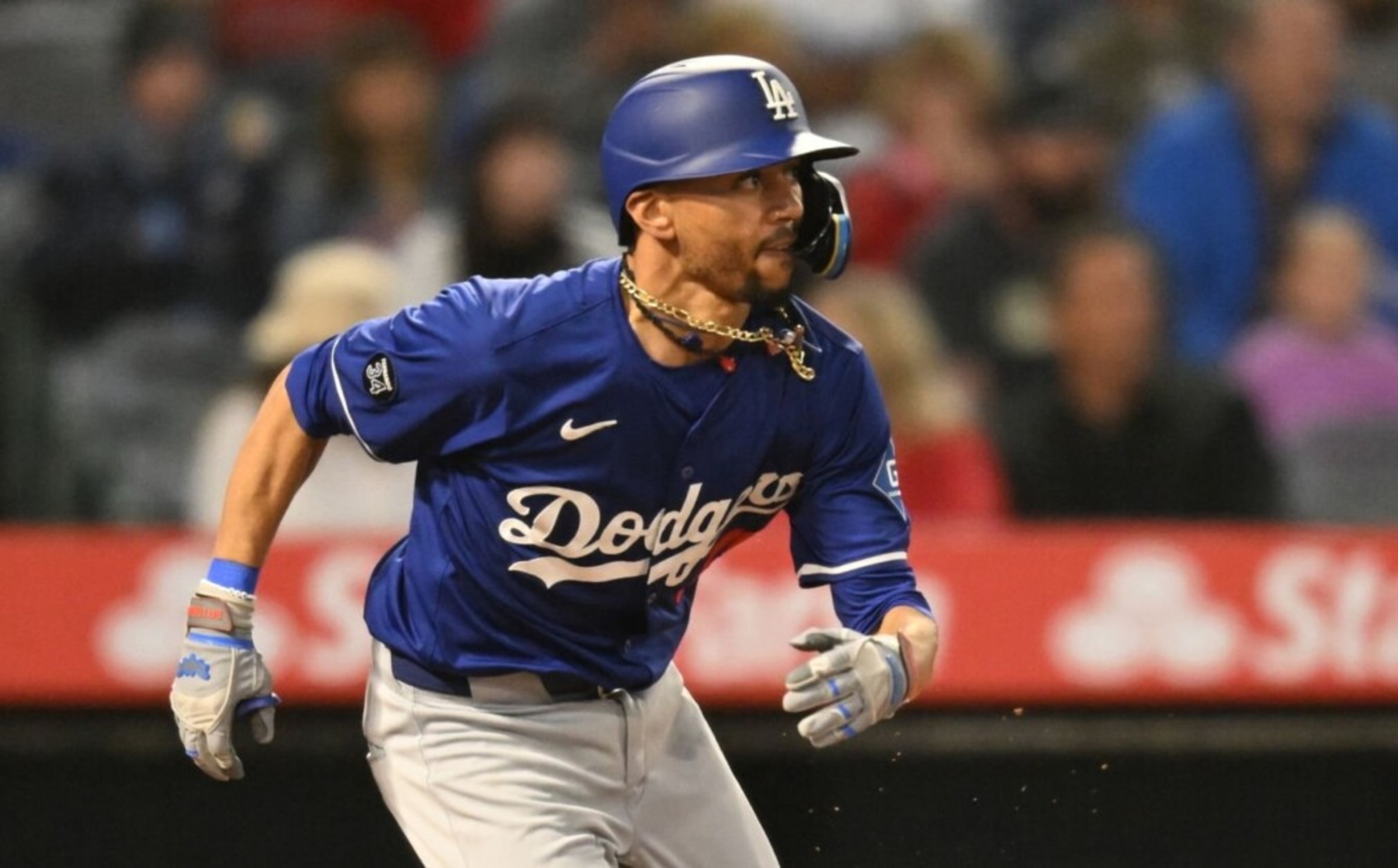 Mookie Betts ‘Perfectly Fine’ & ‘Ready To Go’ For Dodger Stadium Opener