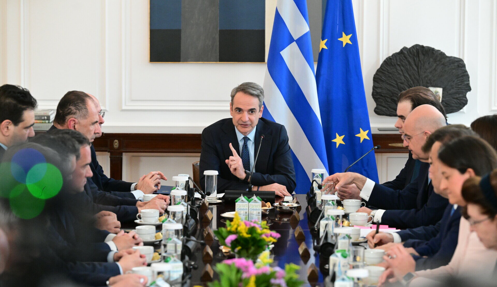 Στα 880 ευρώ ο νέος κατώτατος μισθός, αυξάνονται τριετίες & 19 επιδόματα