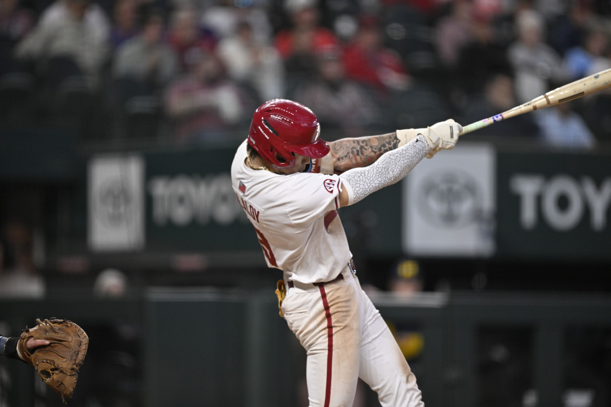 Arkansas’ Razorbacks Slugger Wins Shortstop of the Week Award